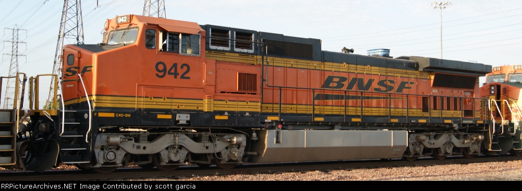 BNSF 942
